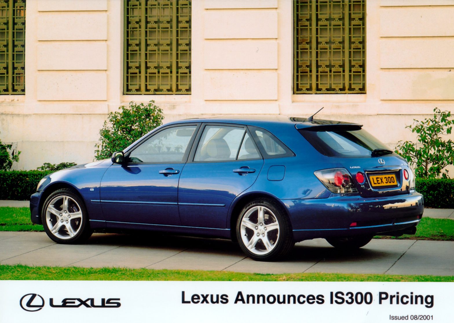 IS 300 / SportCross Archive (2001 - 2005) - Lexus Media Site
