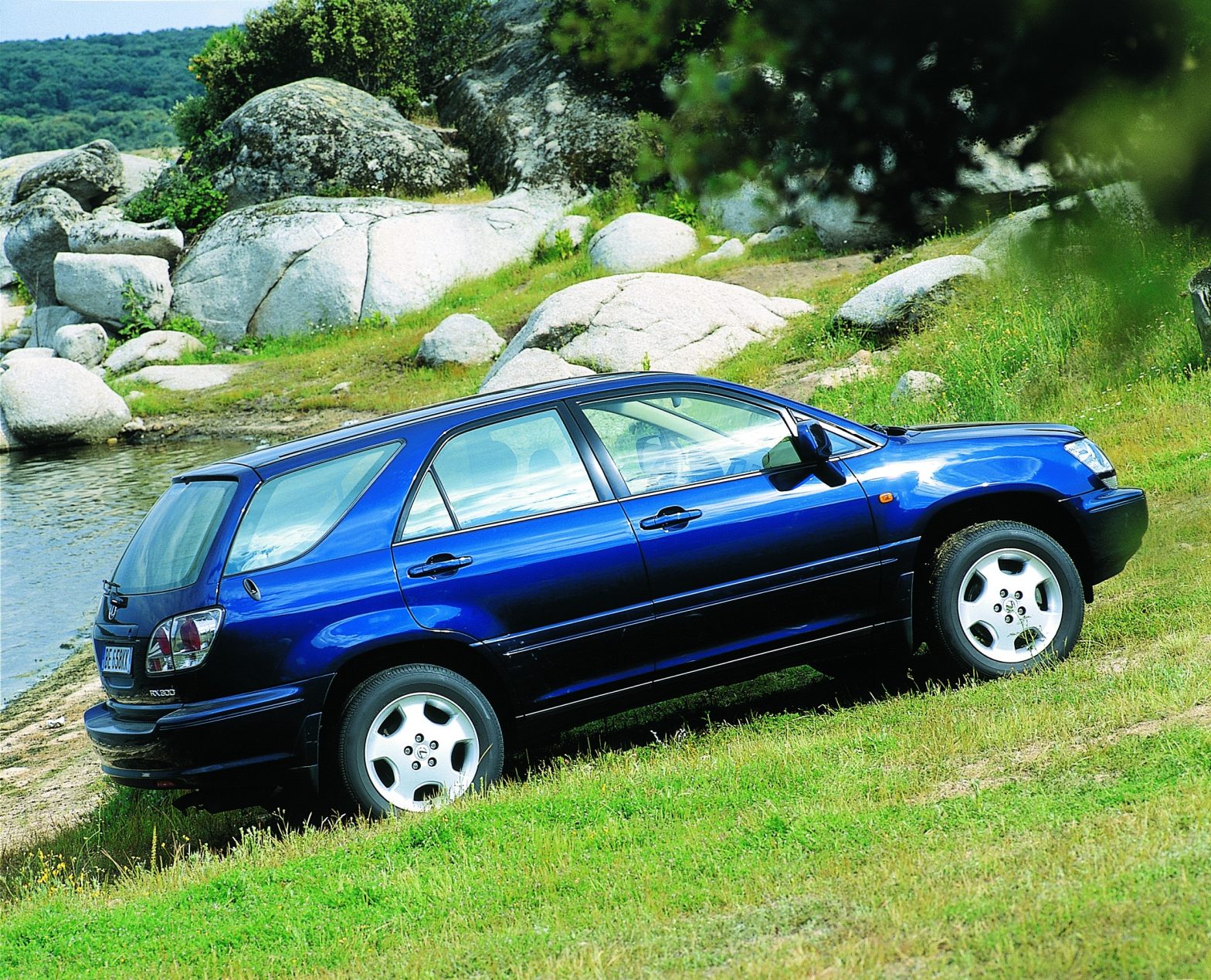 RX 300 Archive (2000 - 2003) - Lexus Media Site