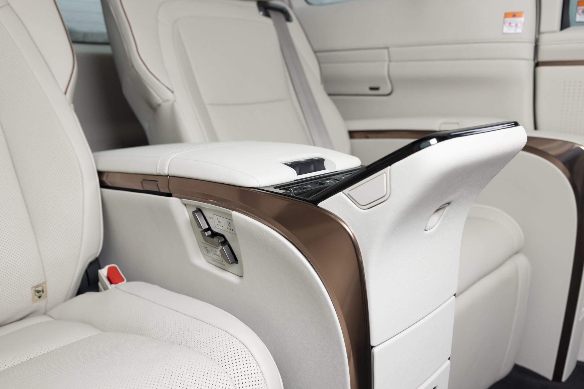 The Lexus LM: redefining luxury transport - Lexus Media Site