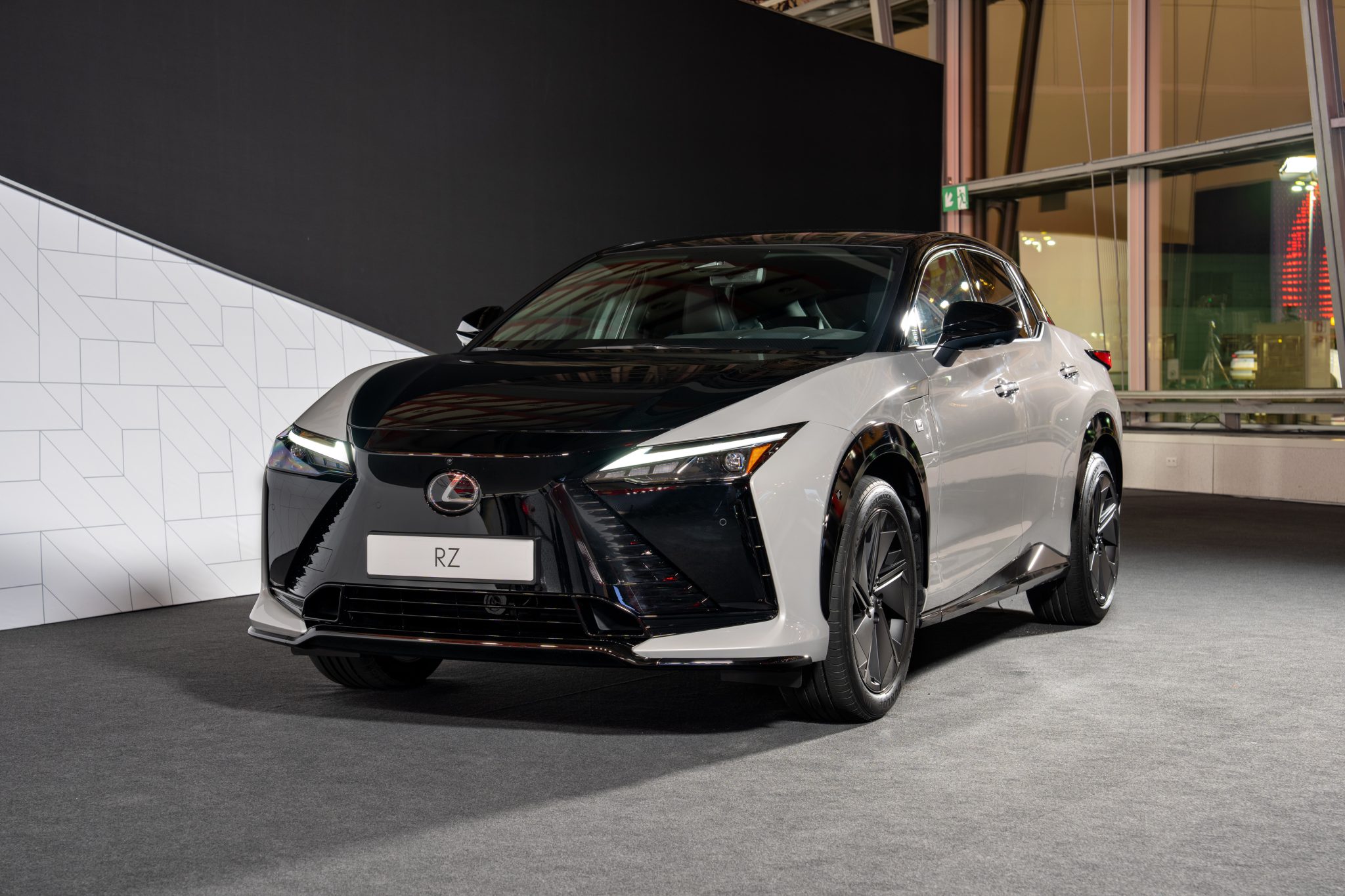 RZ - Lexus Media Site